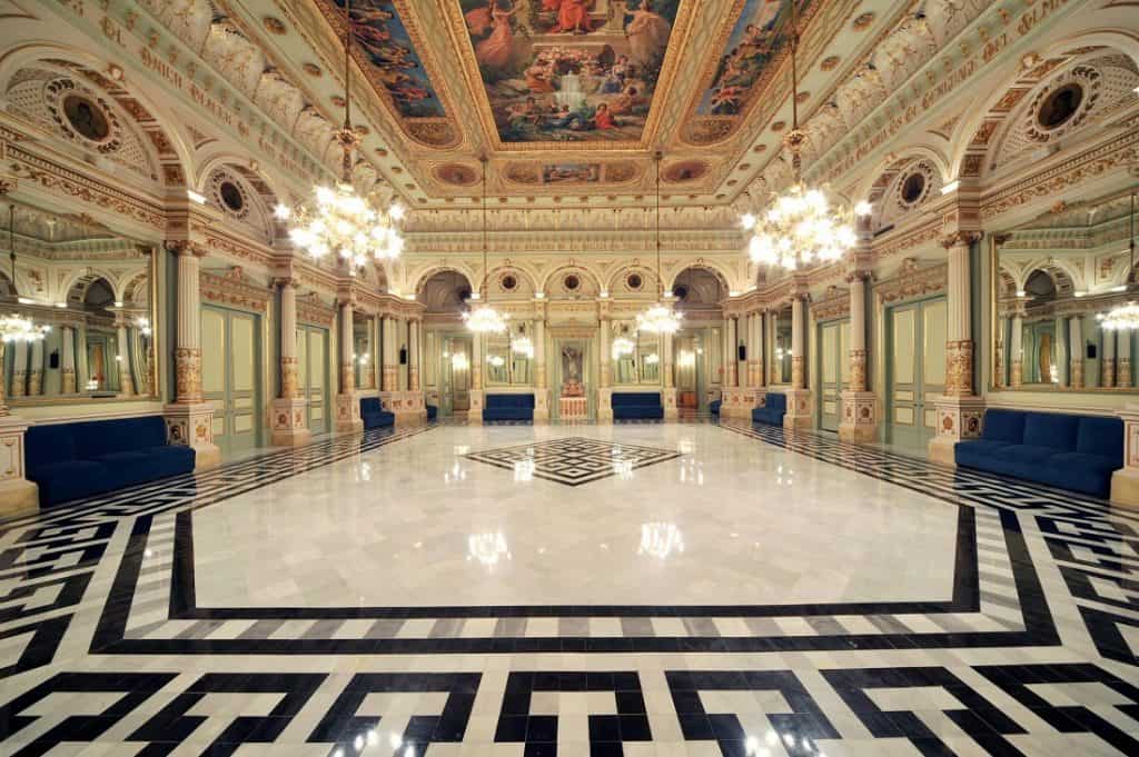 Gran Teatre del Liceu: 175 Years of Operatic Splendor