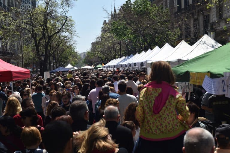 La Diada de Sant Jordi - Barcelona Navigator